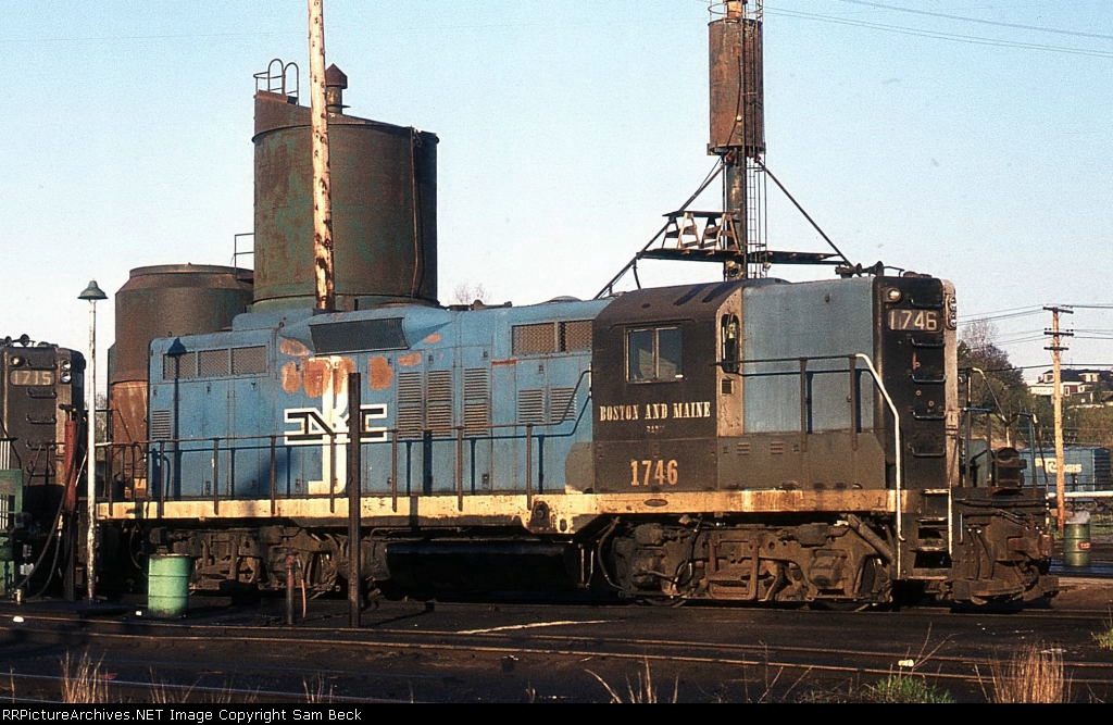 B&M 1746--GP9